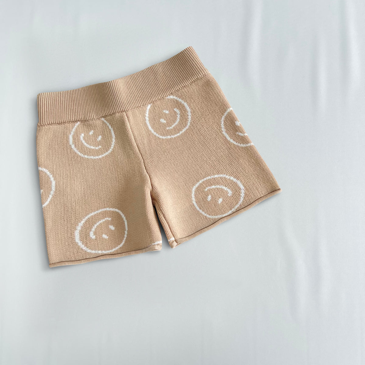 HUNTER & ROSE SMILEY FACE SHORTS TAN – River Finley & Friends